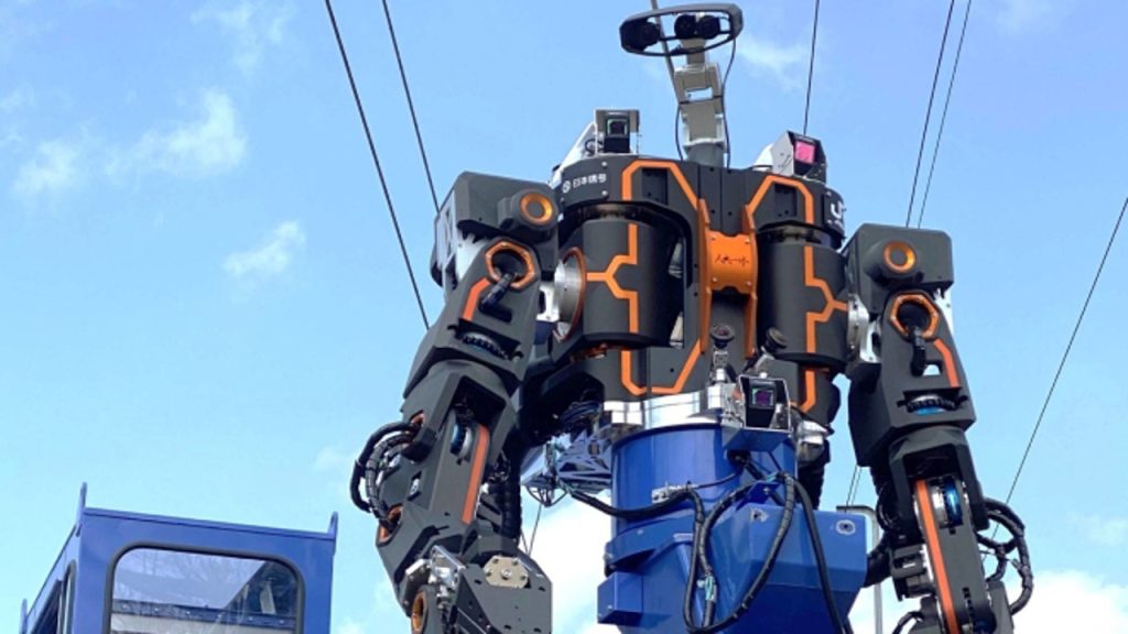 The 12-meter-tall giant robot that maintains train tracks in Japan ...